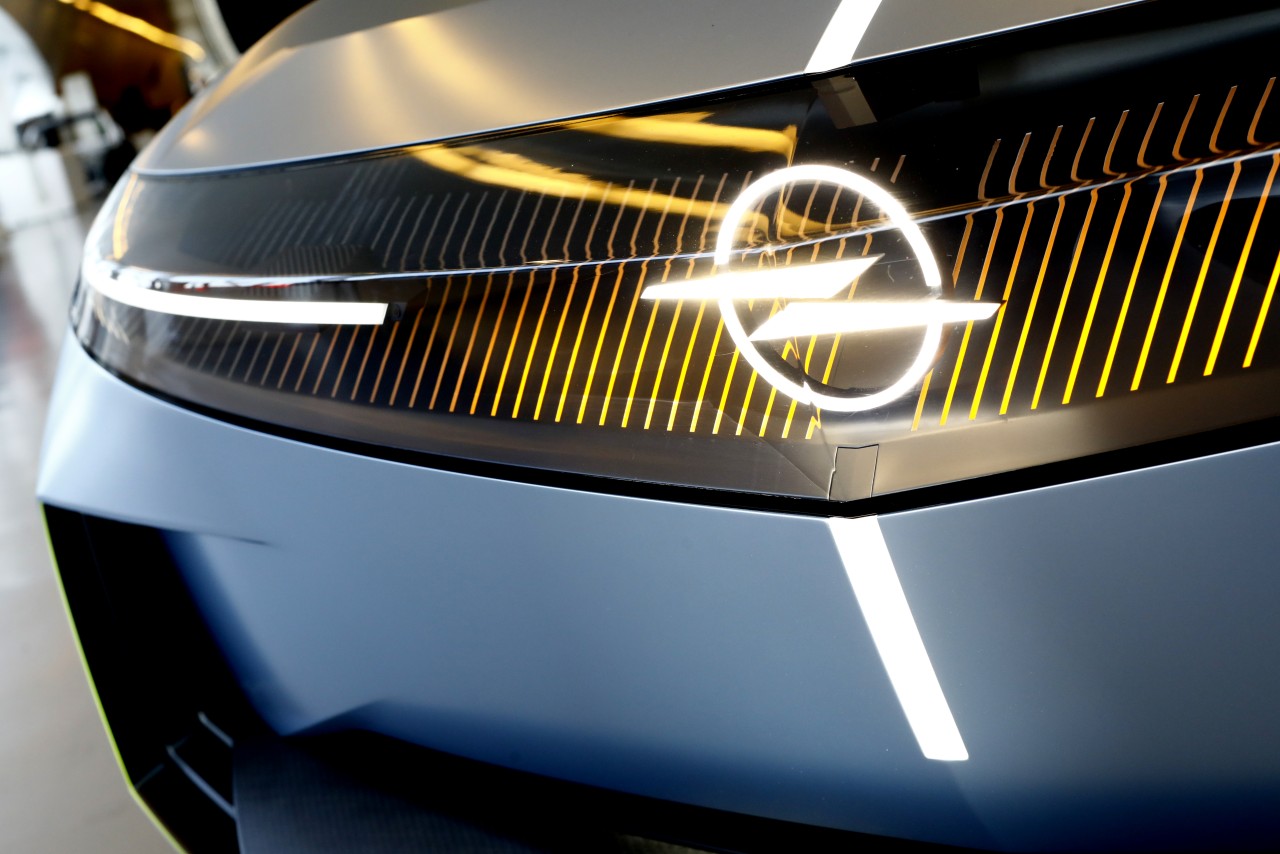 El Opel Experimental llega a España y transformará la marca alemana ...