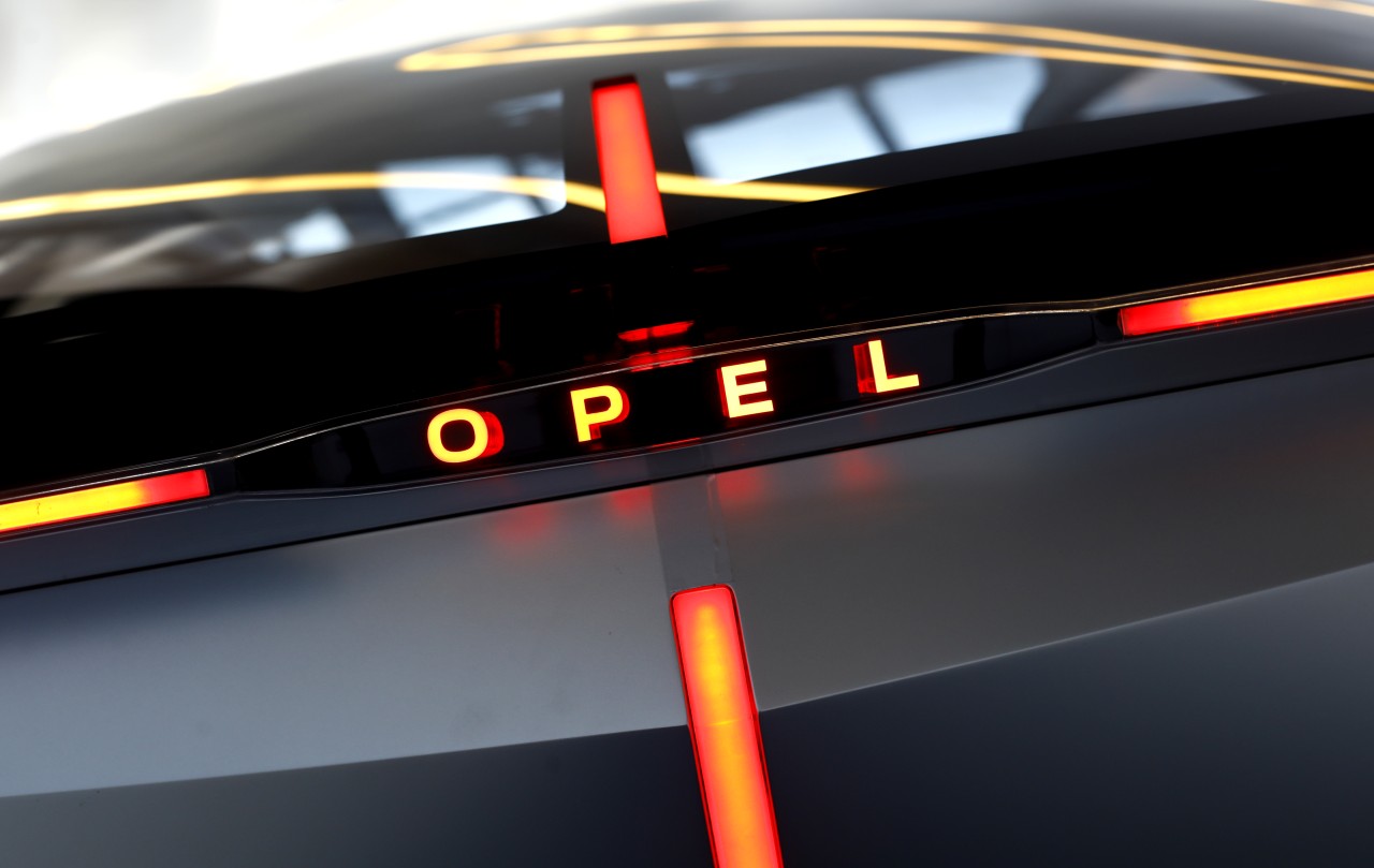 El Opel Experimental llega a España y transformará la marca alemana ...