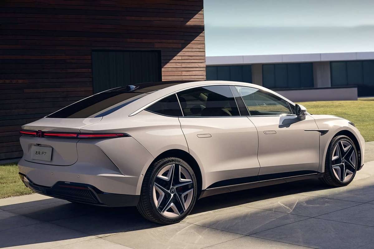 Los dos «tapados» que se convertirán en el MG9, el buque insignia ...