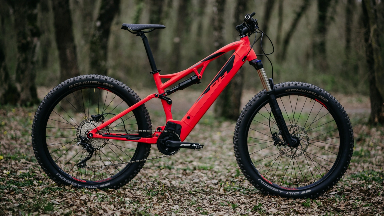 ¿Buscas una Mountain Bike eléctrica de calidad a buen precio? Ojo a la BH Atom Lynx 8.0, que ...