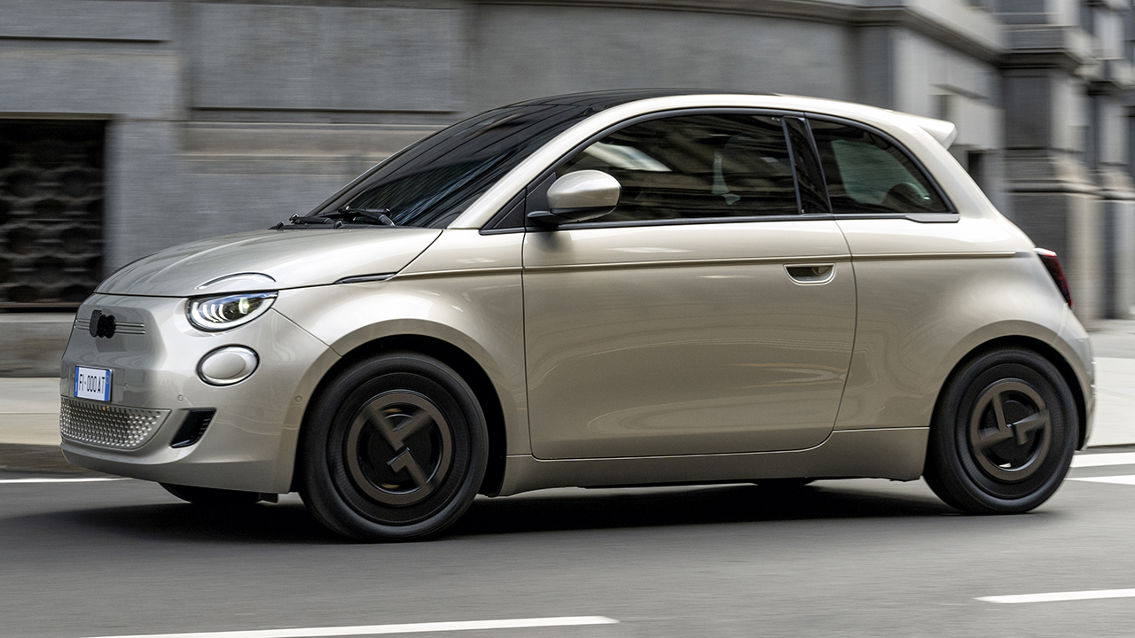 El FIAT 500 eléctrico «se viste» de Giorgio Armani en una edición ...