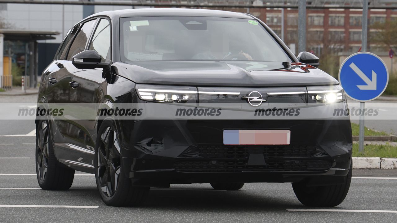 Cazado el nuevo Opel Grandland GSE 2026, un SUV que apunta alto en deportividad y autonomía