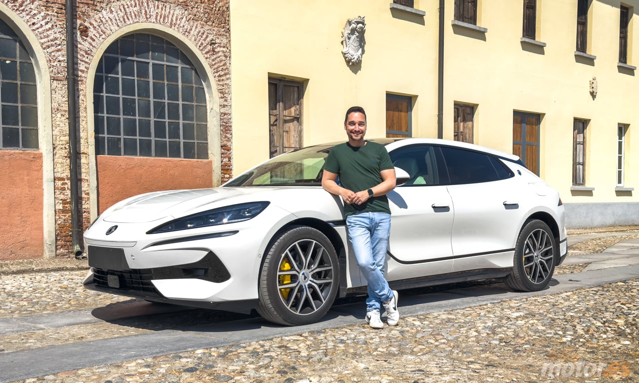 Primera toma de contacto con el Denza Z9GT, un práctico y estratosférico coche familiar de 1.000 CV