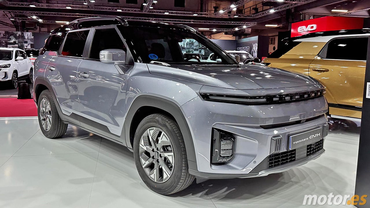 El nuevo KGM Torres EVX llega a España con un precio competitivo y tecnología de BYD para ...