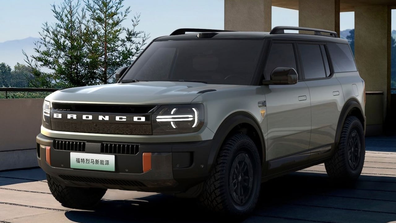 Sanaya new tango nude she is the lady in the pictures and a