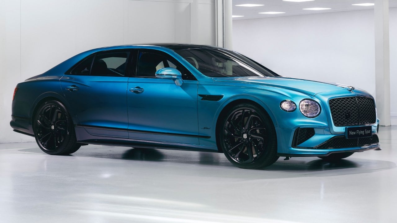La pintura de este Bentley es espectacular y prohibitiva, cuesta lo ...
